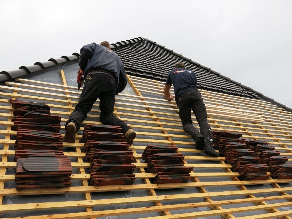 aktuell-15-6-4 - Dach + Holztech