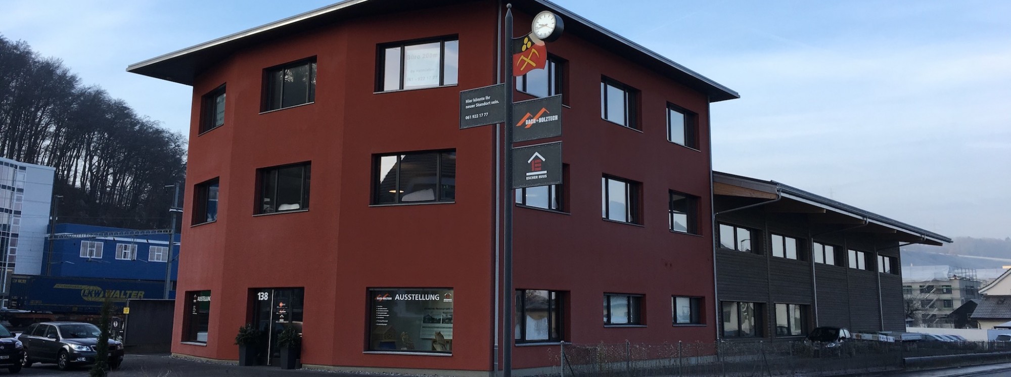 slide - Dach + Holztech